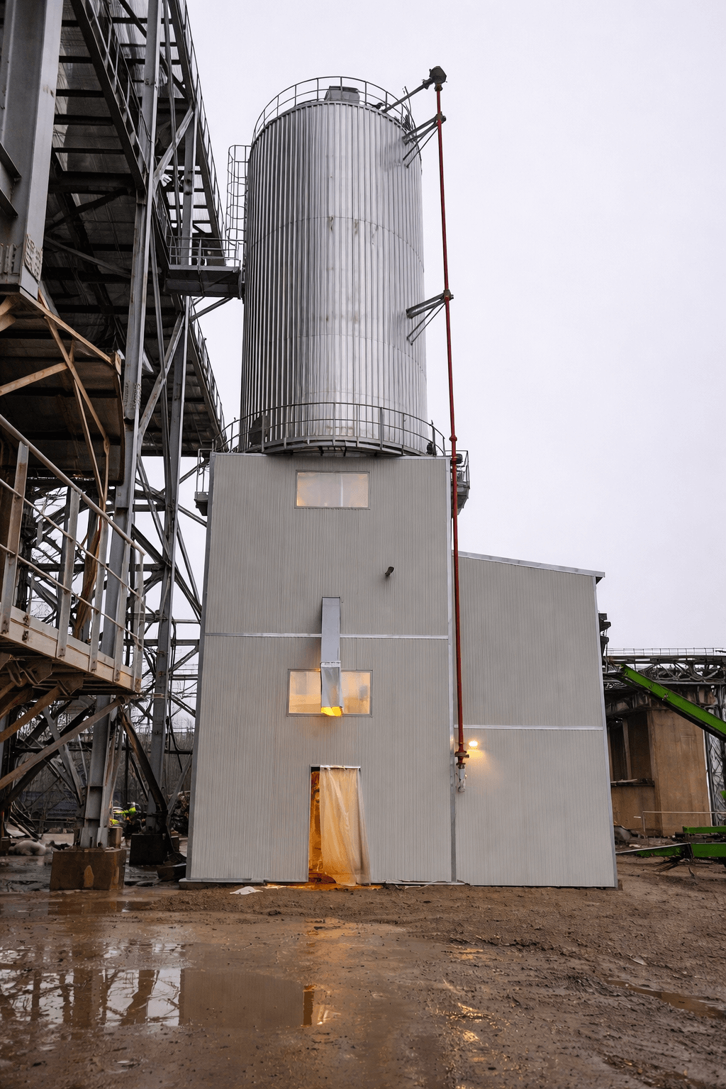 spiral silo for DSS-dried sewage sludge-screw reclaimer- recycling industry